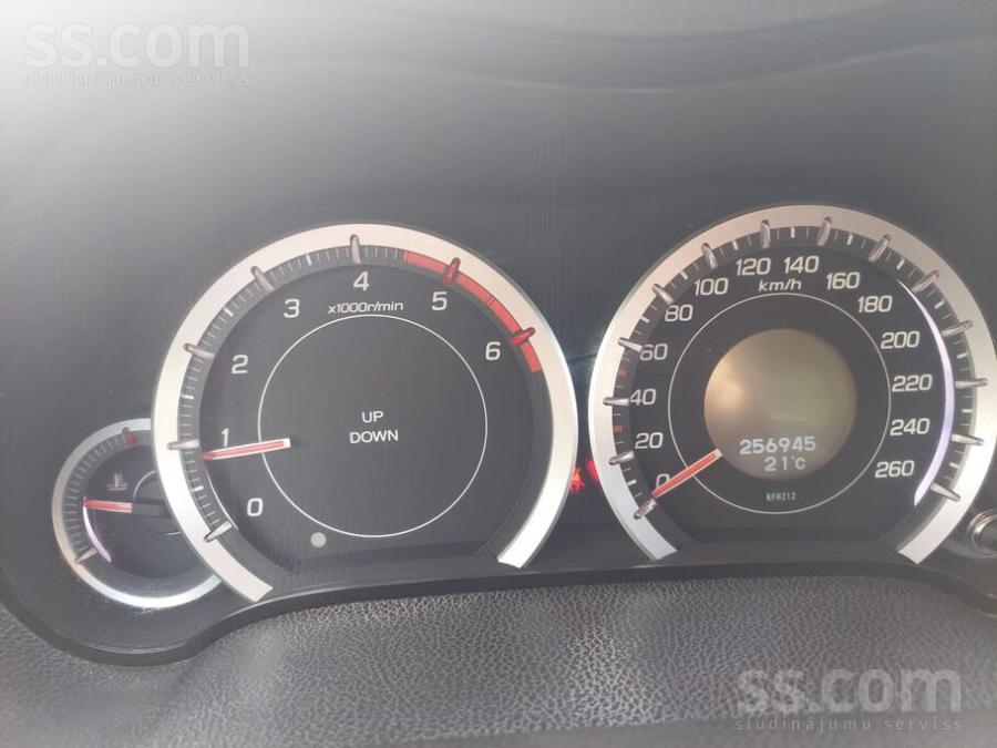 Pelēks Honda Accord 2008 Rīga, ar dzinēja tilpumu 2.20 L un nobraukumu 257 tūkst. km par 3150 €, foto 11 vietnē AUTOMOTO.COM.LV