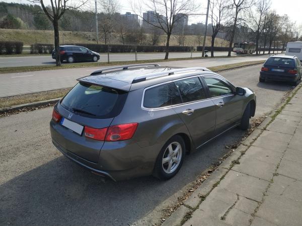 Pelēks Honda Accord 2009 Viļņa, ar dzinēja tilpumu 2.20 L un nobraukumu 303 tūkst. km par 2500 €, foto 3 vietnē AUTOMOTO.COM.LV