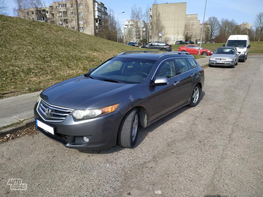 Grey Honda Accord 2009 in Vilnius, with an engine capacity of 2.20 L and mileage of 303 thousand km for 2500 €, photo 7 on AUTOMOTO.COM.LV
