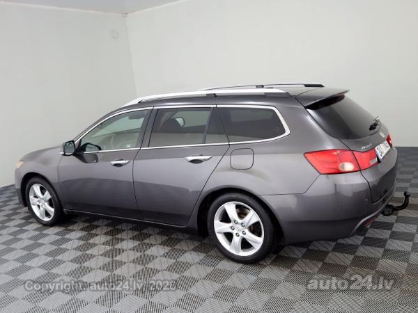 Pelēks Honda Accord 2009 Tallina, ar dzinēja tilpumu 2.20 L un nobraukumu 346 tūkst. km par 2499 €, foto 4 vietnē AUTOMOTO.COM.LV