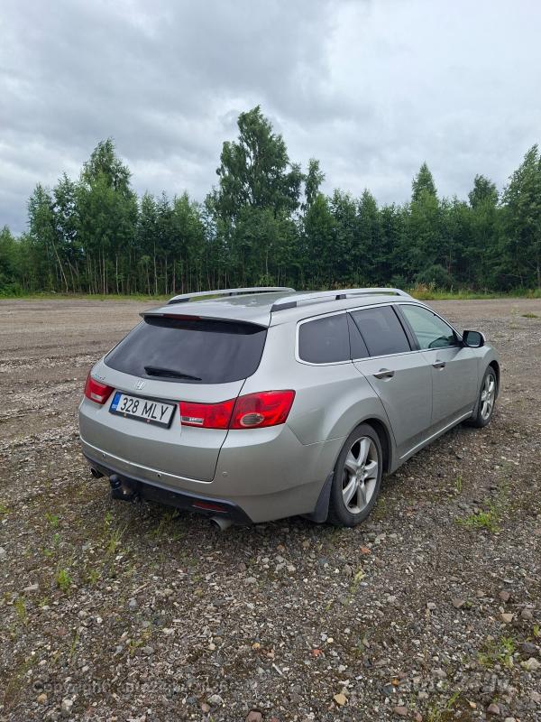 Grey Honda Accord 2009 in Tallinn, with an engine capacity of 2.40 L and mileage of 233 thousand km for 6290 €, photo 6 on AUTOMOTO.COM.LV