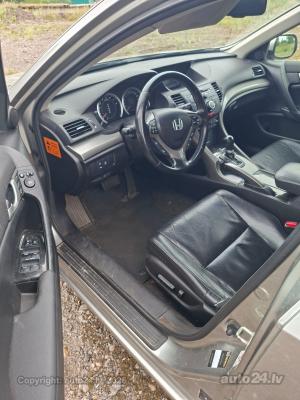 Pelēks Honda Accord 2009 Tallina, ar dzinēja tilpumu 2.40 L un nobraukumu 233 tūkst. km par 6290 €, foto 11 vietnē AUTOMOTO.COM.LV