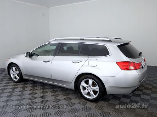 Grey Honda Accord 2009 in Tallinn, with an engine capacity of 2.20 L and mileage of 333 thousand km for 1799 €, photo 4 on AUTOMOTO.COM.LV