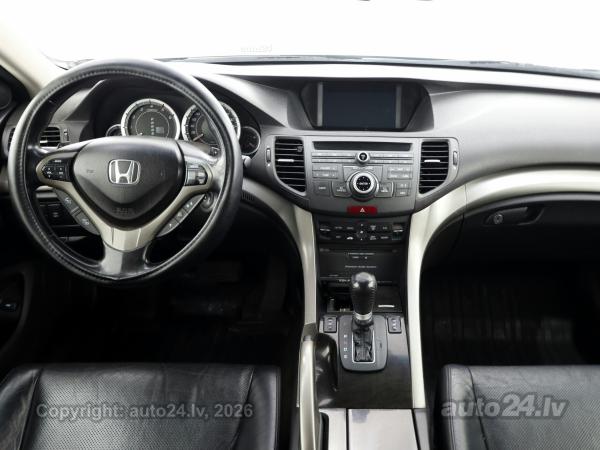 Grey Honda Accord 2009 in Tallinn, with an engine capacity of 2.20 L and mileage of 333 thousand km for 1799 €, photo 5 on AUTOMOTO.COM.LV