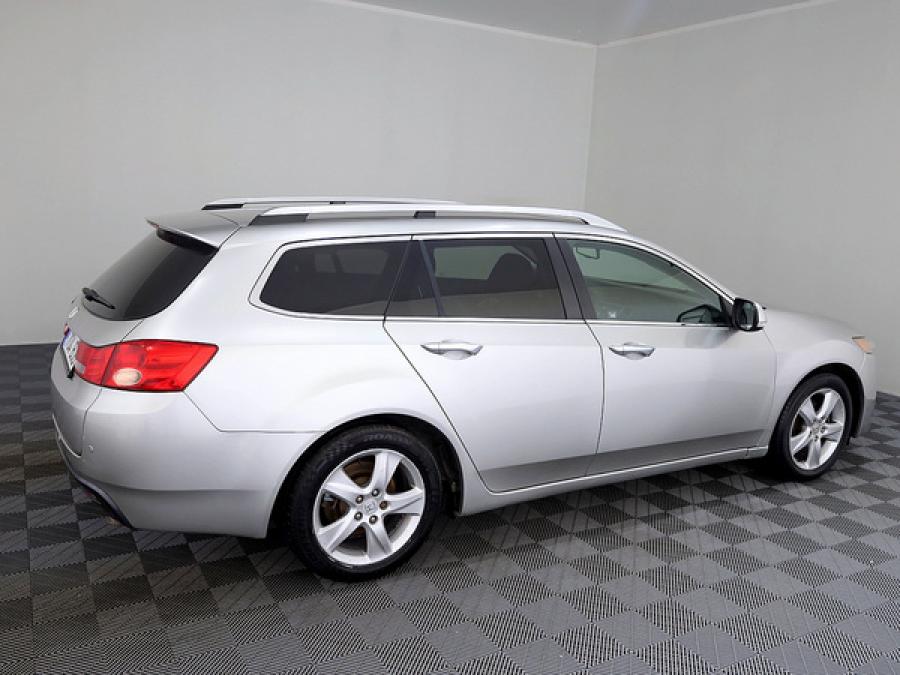 Grey Honda Accord 2009 in Tallinn, with an engine capacity of 2.20 L and mileage of 333 thousand km for 1799 €, photo 4 on AUTOMOTO.COM.LV