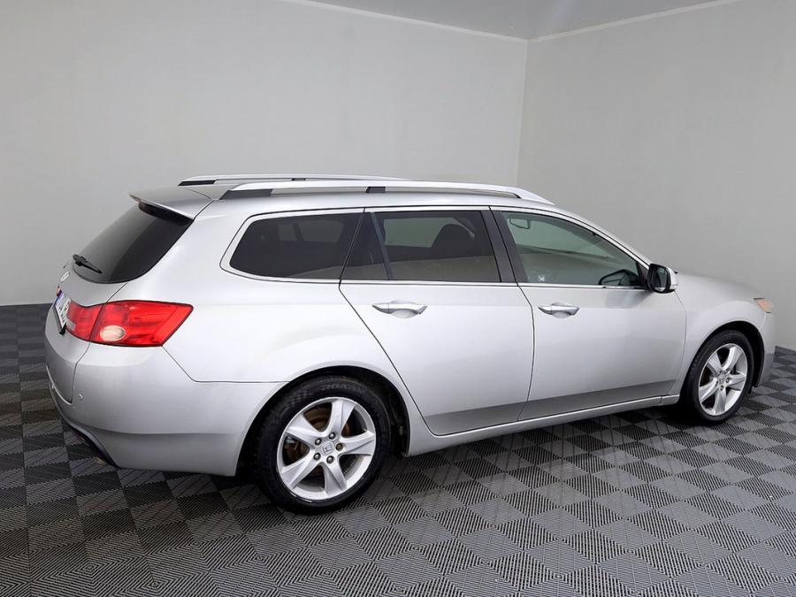 Grey Honda Accord 2009 in Tallinn, with an engine capacity of 2.20 L and mileage of 333 thousand km for 1799 €, photo 11 on AUTOMOTO.COM.LV