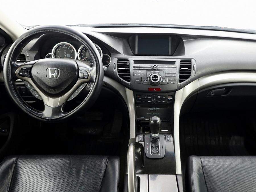 Grey Honda Accord 2009 in Tallinn, with an engine capacity of 2.20 L and mileage of 333 thousand km for 1799 €, photo 13 on AUTOMOTO.COM.LV