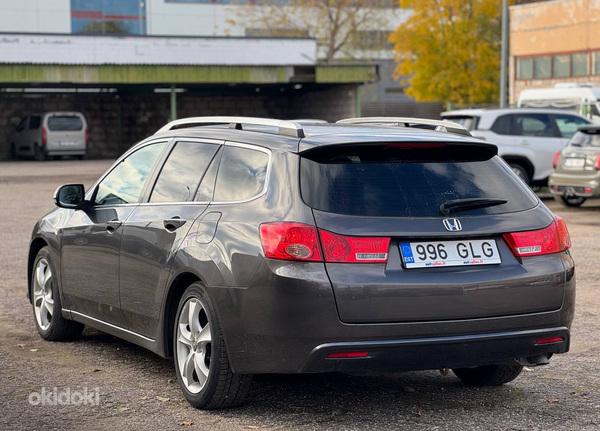 Pelēks Honda Accord 2009 Narva, ar dzinēja tilpumu 2.20 L un nobraukumu 283 tūkst. km par 2400 €, foto 5 vietnē AUTOMOTO.COM.LV