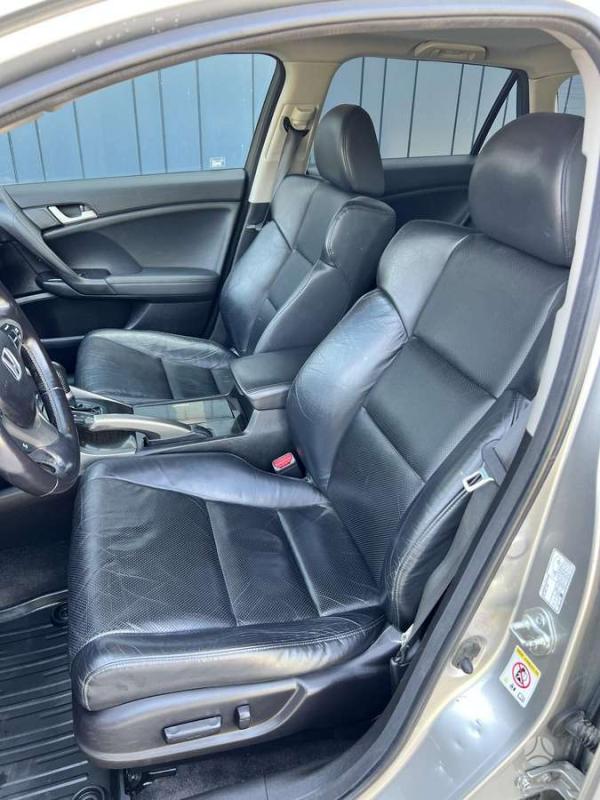 Grey Honda Accord 2009 in Marijampole, with an engine capacity of 2.00 L and mileage of 290 thousand km for 3400 €, photo 7 on AUTOMOTO.COM.LV