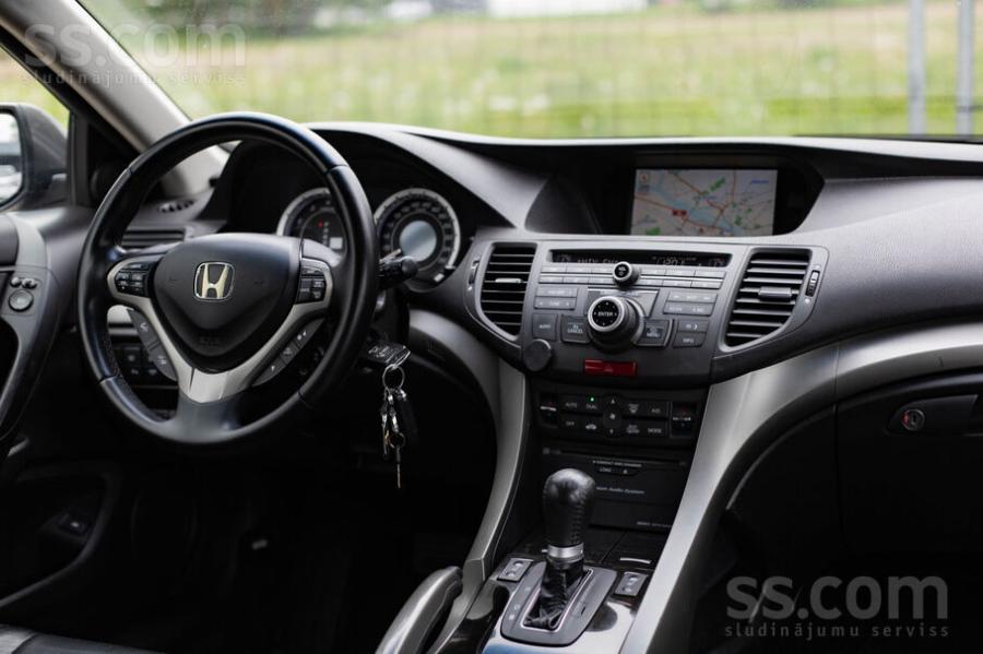Grey Honda Accord 2010 in Riga, with an engine capacity of 2.20 L and mileage of 346 thousand km for 4990 €, photo 31 on AUTOMOTO.COM.LV