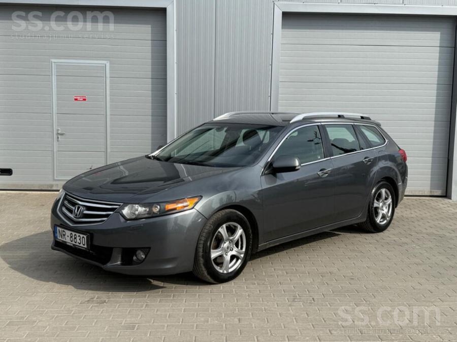 Grey Honda Accord 2010 in Riga, with an engine capacity of 2.20 L and mileage of 305 thousand km for 3000 €, photo 1 on AUTOMOTO.COM.LV