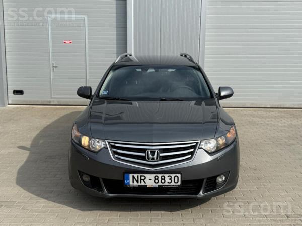 Pelēks Honda Accord 2010 Rīga, ar dzinēja tilpumu 2.20 L un nobraukumu 305 tūkst. km par 3000 €, foto 2 vietnē AUTOMOTO.COM.LV