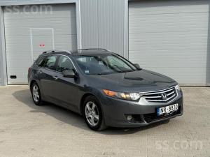 Grey Honda Accord 2010 in Riga, with an engine capacity of 2.20 L and mileage of 305 thousand km for 3000 €, photo 4 on AUTOMOTO.COM.LV