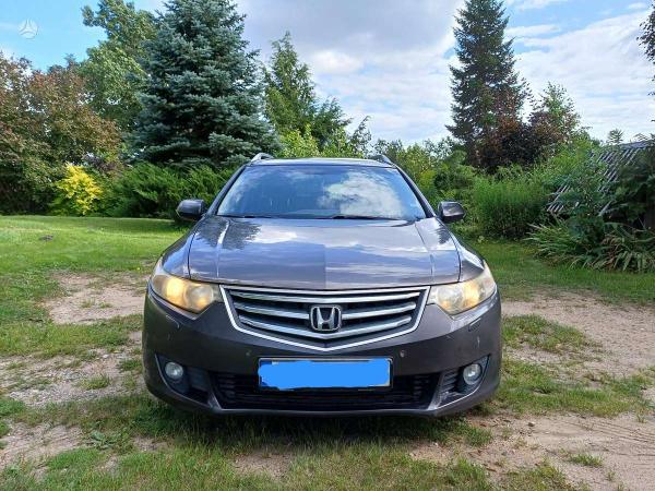 Pelēks Honda Accord 2010 Viļņa, ar dzinēja tilpumu 2.00 L un nobraukumu 281 tūkst. km par 2000 €, foto 1 vietnē AUTOMOTO.COM.LV