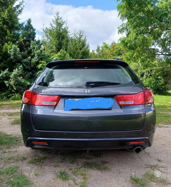 Pelēks Honda Accord 2010 Viļņa, ar dzinēja tilpumu 2.00 L un nobraukumu 281 tūkst. km par 2000 €, foto 5 vietnē AUTOMOTO.COM.LV