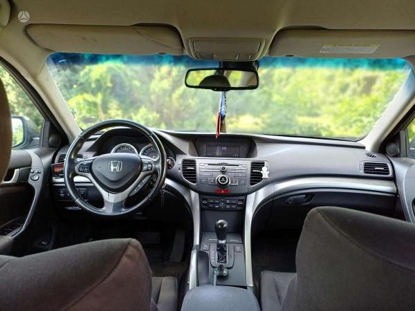 Pelēks Honda Accord 2010 Viļņa, ar dzinēja tilpumu 2.00 L un nobraukumu 281 tūkst. km par 2000 €, foto 7 vietnē AUTOMOTO.COM.LV
