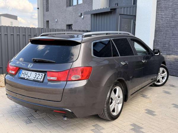 Pelēks Honda Accord 2010 Viļņa, ar dzinēja tilpumu 2.20 L un nobraukumu 310 tūkst. km par 3700 €, foto 5 vietnē AUTOMOTO.COM.LV