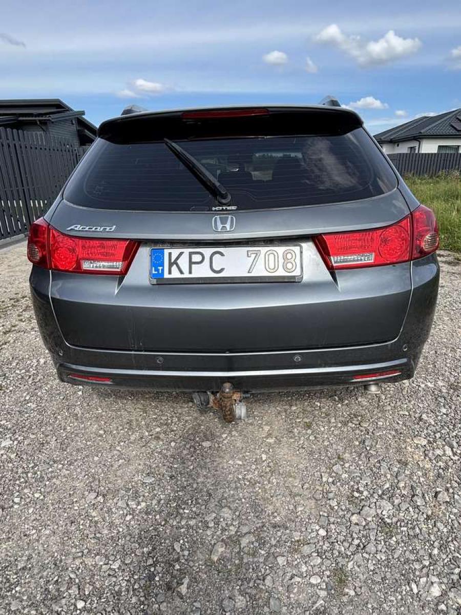 Pelēks Honda Accord 2010 Šauļi, ar dzinēja tilpumu 2.20 L un nobraukumu 313 tūkst. km par 3000 €, foto 5 vietnē AUTOMOTO.COM.LV