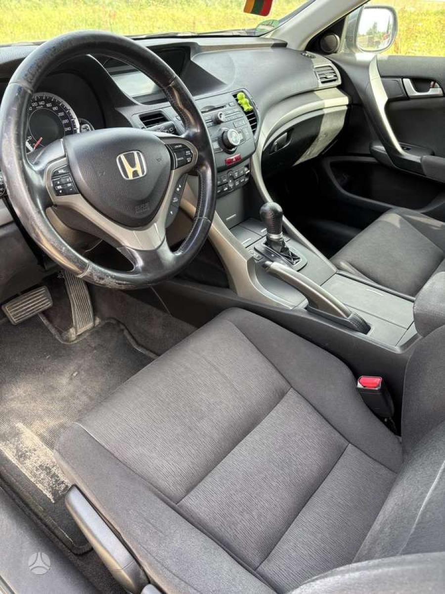 Pelēks Honda Accord 2010 Šauļi, ar dzinēja tilpumu 2.20 L un nobraukumu 313 tūkst. km par 3000 €, foto 8 vietnē AUTOMOTO.COM.LV
