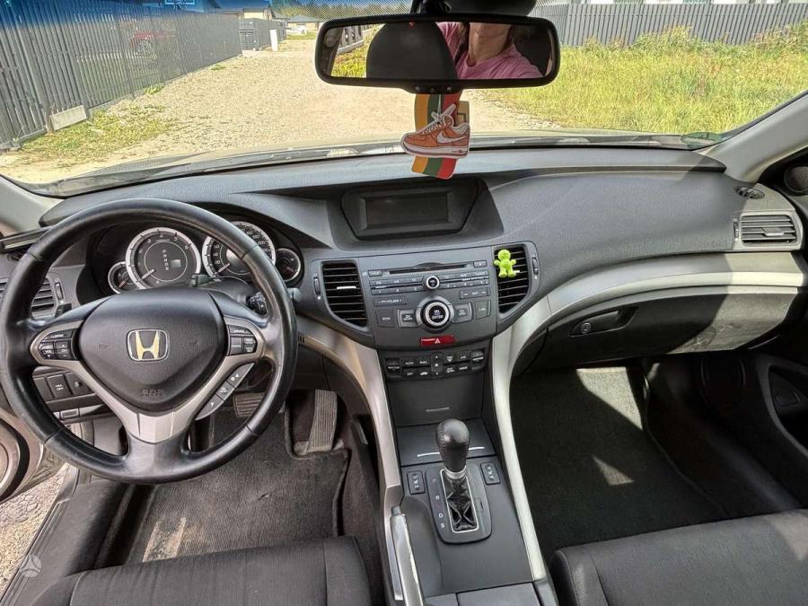 Pelēks Honda Accord 2010 Šauļi, ar dzinēja tilpumu 2.20 L un nobraukumu 313 tūkst. km par 3000 €, foto 9 vietnē AUTOMOTO.COM.LV