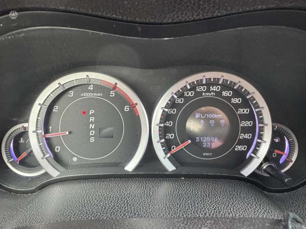 Honda Accord 2010 Šauļi vietnē Pelēks Honda Accord 2010 Šauļi, ar dzinēja tilpumu 2.20 L un nobraukumu 313 tūkst. km par 3000 €, foto 11 vietnē AUTOMOTO.COM.LV