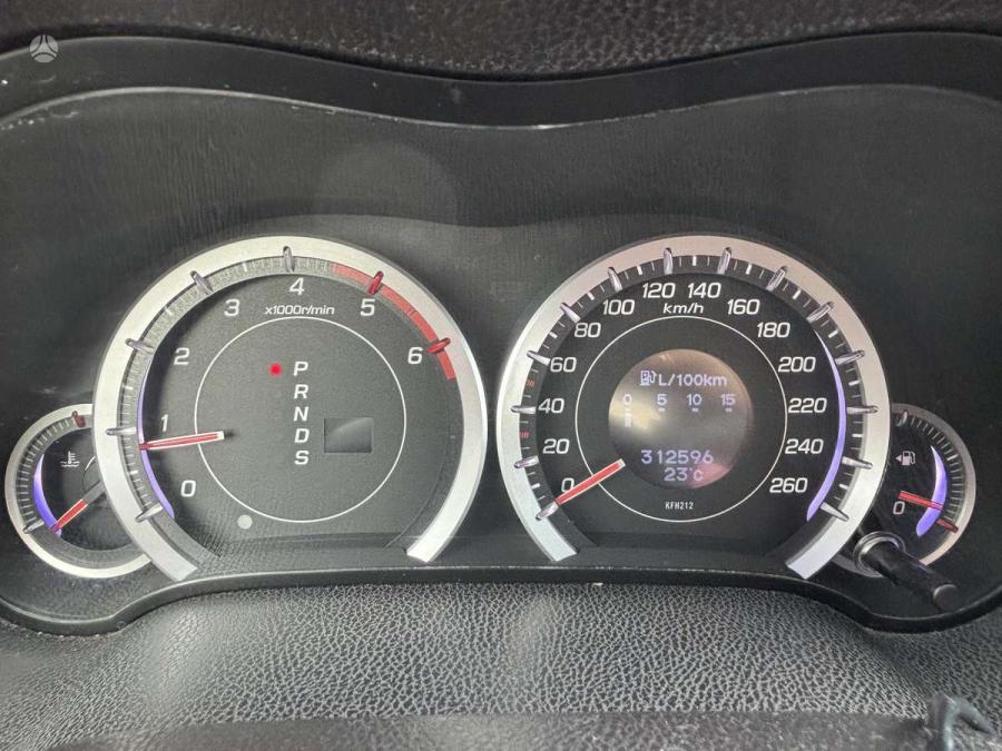 Pelēks Honda Accord 2010 Šauļi, ar dzinēja tilpumu 2.20 L un nobraukumu 313 tūkst. km par 3000 €, foto 11 vietnē AUTOMOTO.COM.LV