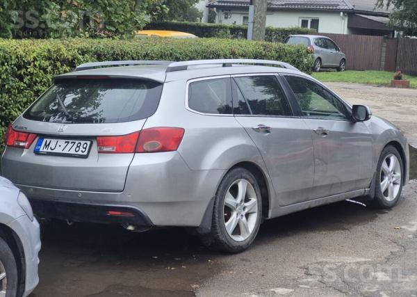 Pelēks Honda Accord 2010 Rīga, ar dzinēja tilpumu 2.20 L un nobraukumu 300 tūkst. km par 800 €, foto 3 vietnē AUTOMOTO.COM.LV