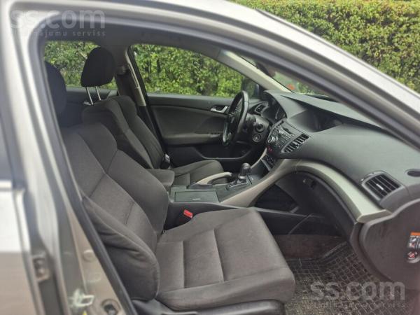 Pelēks Honda Accord 2010 Rīga, ar dzinēja tilpumu 2.20 L un nobraukumu 300 tūkst. km par 800 €, foto 5 vietnē AUTOMOTO.COM.LV