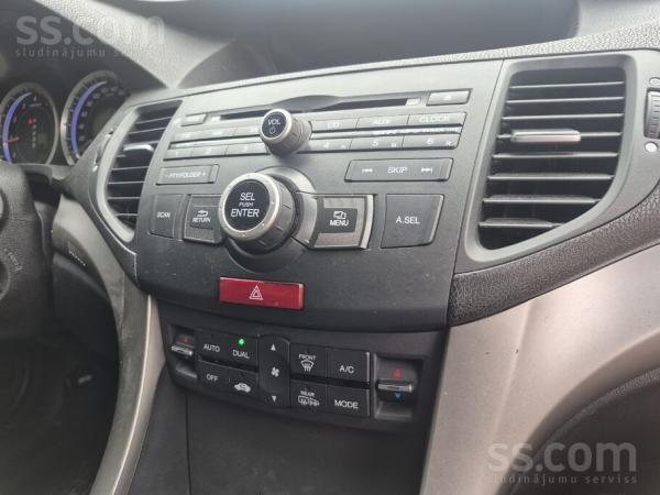 Pelēks Honda Accord 2010 Rīga, ar dzinēja tilpumu 2.20 L un nobraukumu 300 tūkst. km par 800 €, foto 10 vietnē AUTOMOTO.COM.LV