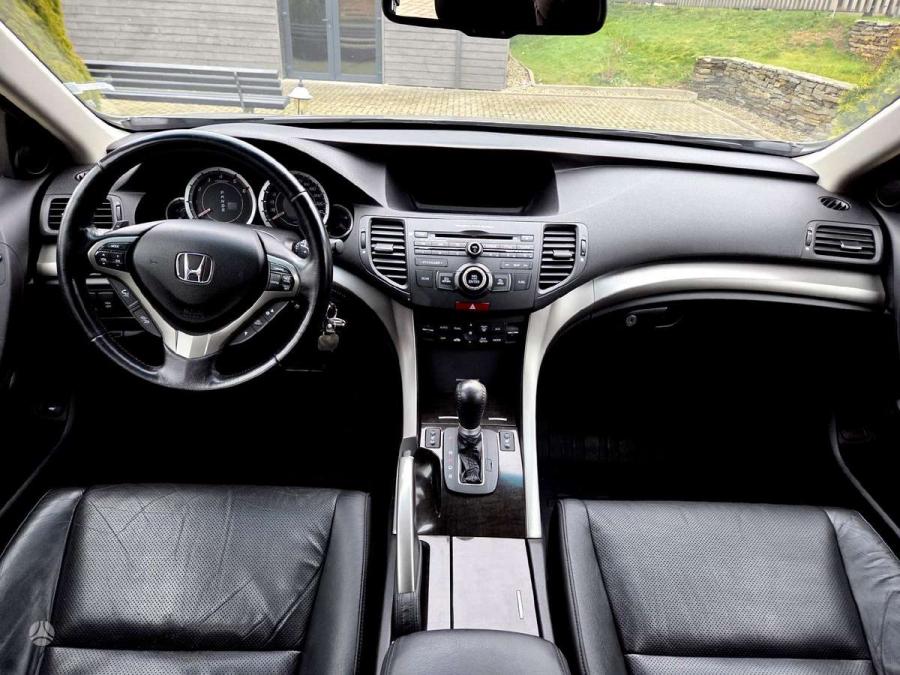 Pelēks Honda Accord 2011 Kėdainiai, ar dzinēja tilpumu 2.20 L un nobraukumu 173 tūkst. km par 4200 €, foto 14 vietnē AUTOMOTO.COM.LV