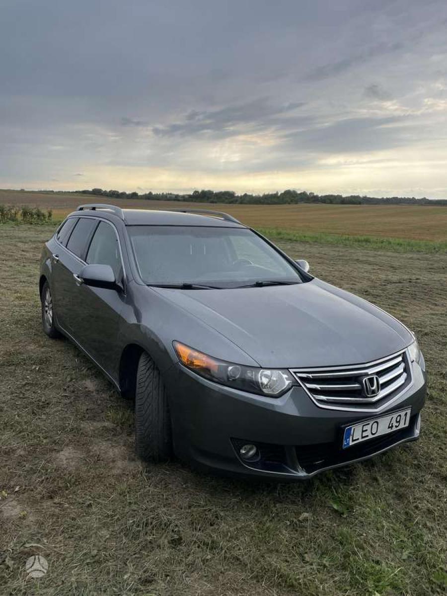 Grey Honda Accord 2011 in Kaunas, with an engine capacity of 2.20 L and mileage of 306 thousand km for 4200 €, photo 3 on AUTOMOTO.COM.LV