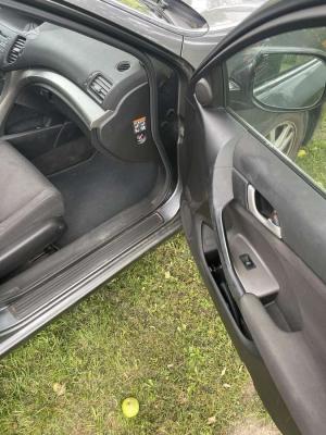Grey Honda Accord 2011 in Kaunas, with an engine capacity of 2.20 L and mileage of 306 thousand km for 4200 €, photo 8 on AUTOMOTO.COM.LV