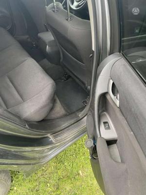 Grey Honda Accord 2011 in Kaunas, with an engine capacity of 2.20 L and mileage of 306 thousand km for 4200 €, photo 9 on AUTOMOTO.COM.LV