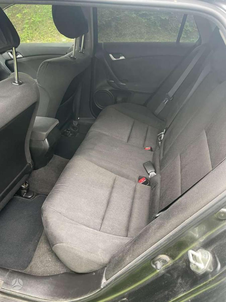Grey Honda Accord 2011 in Kaunas, with an engine capacity of 2.20 L and mileage of 306 thousand km for 4200 €, photo 12 on AUTOMOTO.COM.LV