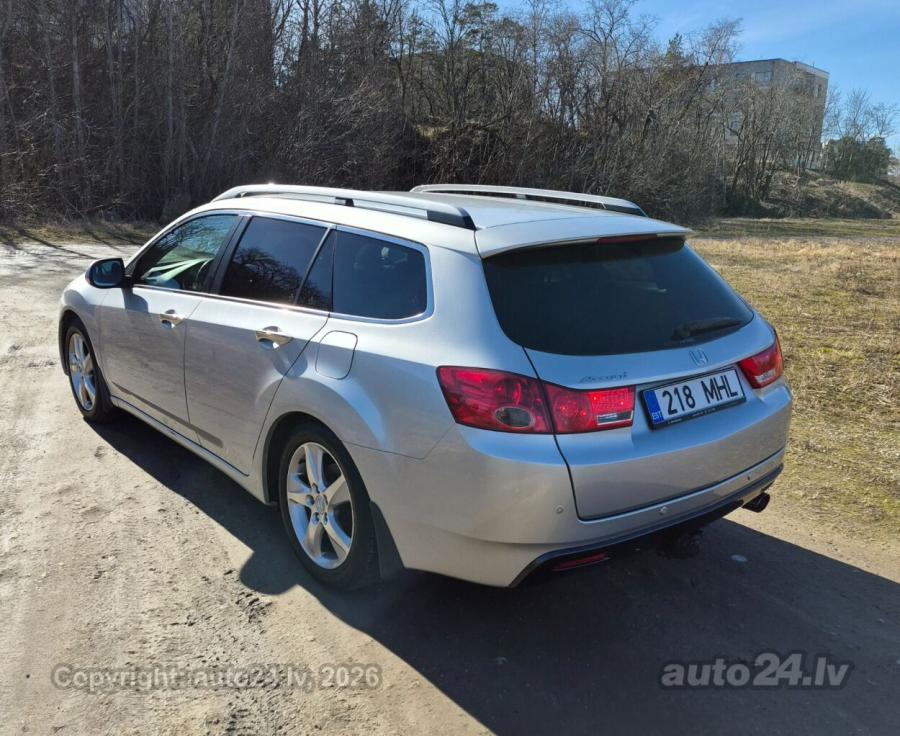 Grey Honda Accord 2012 in Tallinn, with an engine capacity of 2.00 L and mileage of 166 thousand km for 6490 €, photo 6 on AUTOMOTO.COM.LV