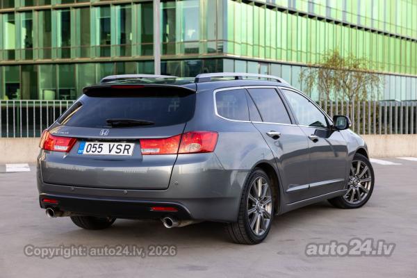 Pelēks Honda Accord 2012 Tallina, ar dzinēja tilpumu 2.40 L un nobraukumu 187 tūkst. km par 8900 €, foto 5 vietnē AUTOMOTO.COM.LV