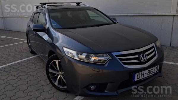 Pelēks Honda Accord 2012 Rīga, ar dzinēja tilpumu 2.40 L un nobraukumu 276 tūkst. km par 5400 €, foto 1 vietnē AUTOMOTO.COM.LV