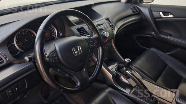 Pelēks Honda Accord 2012 Rīga, ar dzinēja tilpumu 2.40 L un nobraukumu 276 tūkst. km par 5400 €, foto 3 vietnē AUTOMOTO.COM.LV