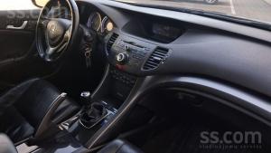 Grey Honda Accord 2012 in Riga, with an engine capacity of 2.40 L and mileage of 276 thousand km for 5400 €, photo 12 on AUTOMOTO.COM.LV