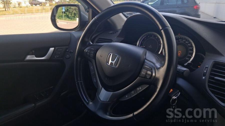 Grey Honda Accord 2012 in Riga, with an engine capacity of 2.40 L and mileage of 276 thousand km for 5400 €, photo 16 on AUTOMOTO.COM.LV