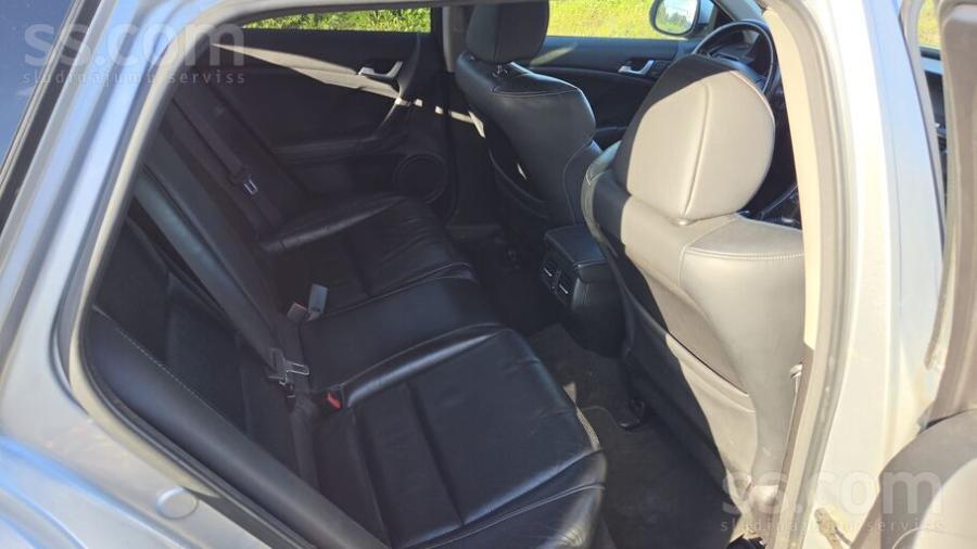 Grey Honda Accord 2012 in Riga, with an engine capacity of 2.40 L and mileage of 251 thousand km for 4500 €, photo 8 on AUTOMOTO.COM.LV