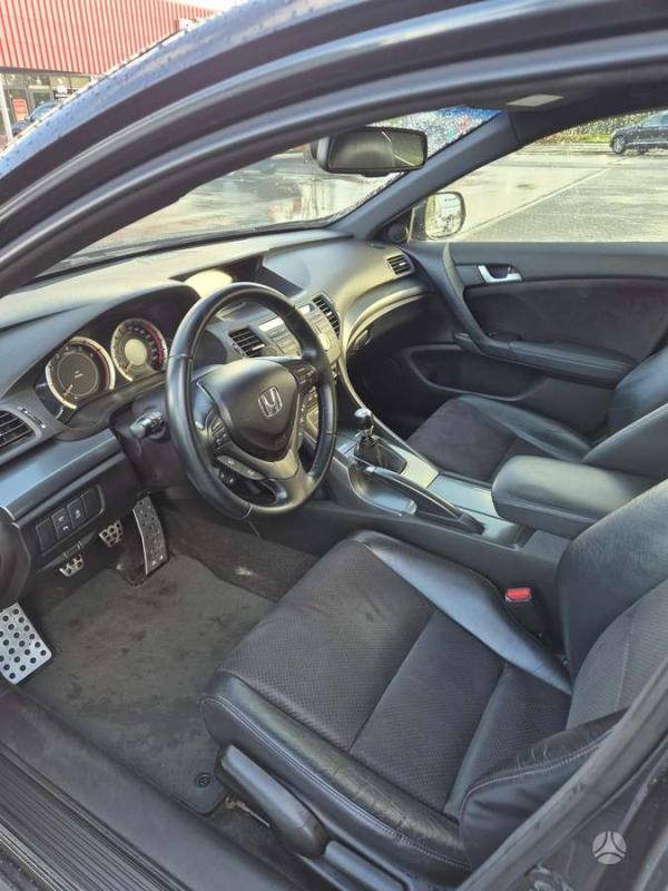 Honda Accord 2012 Viļņa vietnē Pelēks Honda Accord 2012 Viļņa, ar dzinēja tilpumu 2.20 L un nobraukumu 282 tūkst. km par 6800 €, foto 7 vietnē AUTOMOTO.COM.LV