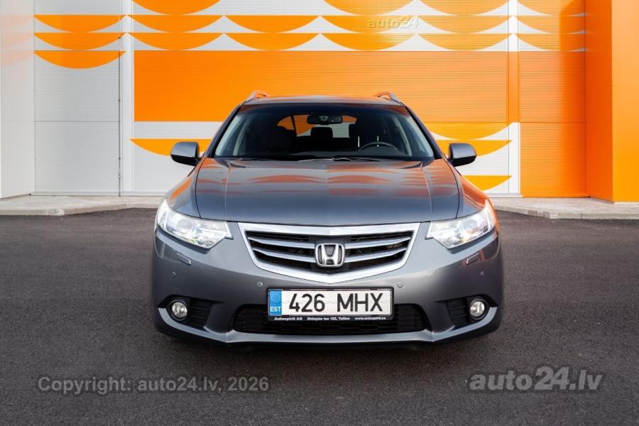Grey Honda Accord 2013 in Viljandi, with an engine capacity of 2.00 L and mileage of 240 thousand km for 6000 €, photo 1 on AUTOMOTO.COM.LV