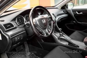 Grey Honda Accord 2013 in Viljandi, with an engine capacity of 2.00 L and mileage of 240 thousand km for 6000 €, photo 8 on AUTOMOTO.COM.LV