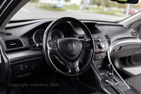 Pelēks Honda Accord 2013 Tallina, ar dzinēja tilpumu 2.00 L un nobraukumu 241 tūkst. km par 4790 €, foto 10 vietnē AUTOMOTO.COM.LV