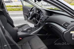 Grey Honda Accord 2013 in Tallinn, with an engine capacity of 2.00 L and mileage of 241 thousand km for 4790 €, photo 13 on AUTOMOTO.COM.LV