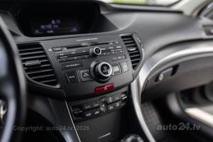 Grey Honda Accord 2013 in Tallinn, with an engine capacity of 2.00 L and mileage of 241 thousand km for 4790 €, photo 17 on AUTOMOTO.COM.LV