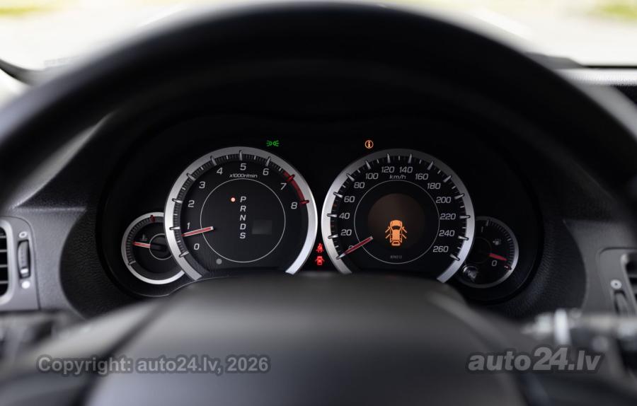 Grey Honda Accord 2013 in Tallinn, with an engine capacity of 2.00 L and mileage of 241 thousand km for 4790 €, photo 18 on AUTOMOTO.COM.LV