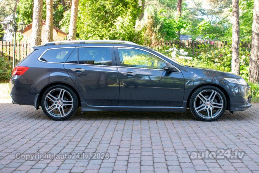 Pelēks Honda Accord 2014 Tallina, ar dzinēja tilpumu 2.00 L un nobraukumu 263 tūkst. km par 6990 €, foto 8 vietnē AUTOMOTO.COM.LV