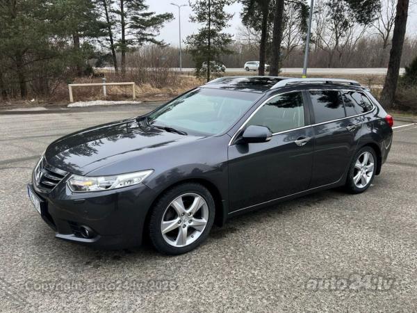 Grey Honda Accord 2015 in Tallinn, with an engine capacity of 2.00 L and mileage of 154 thousand km for 9900 €, photo 1 on AUTOMOTO.COM.LV